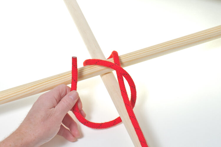 How to Tie a Transom Knot – Mother Earth News